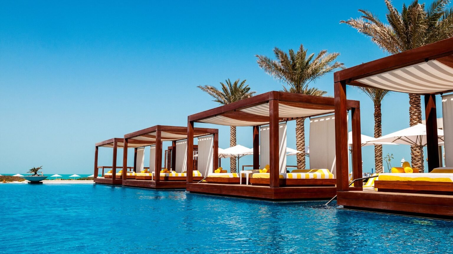 Top 10 Hacks to Luxury Travel on a Budget